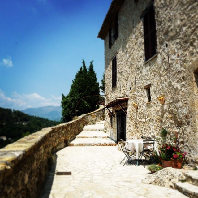 Carros, a perched village with unexpected charms | Nice Côte d'Azur CVB