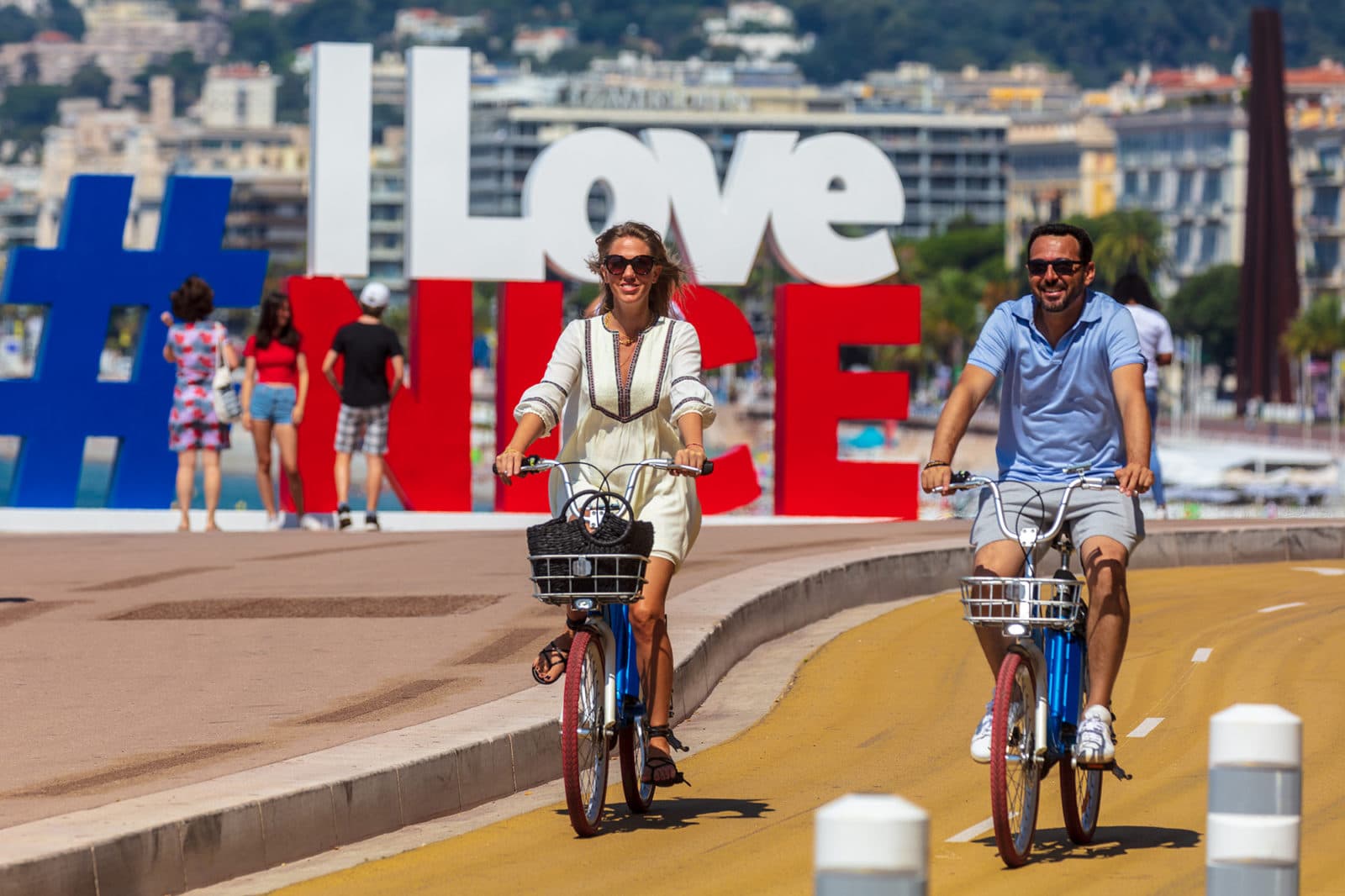 Cycling in the city | Nice Côte d'Azur CVB